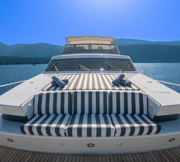 OPERA Yacht Charter Details, Cantieri di Pisa | CHARTERWORLD Luxury ...